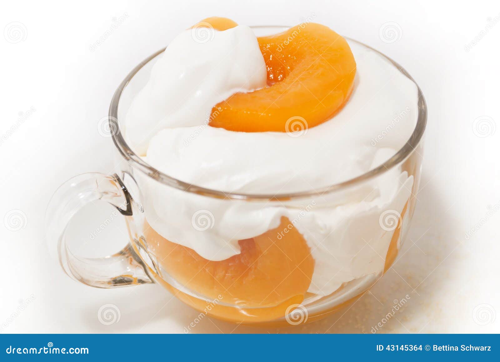 Perziken & room stock foto. Image of vrucht, geel, ronde - 43145364