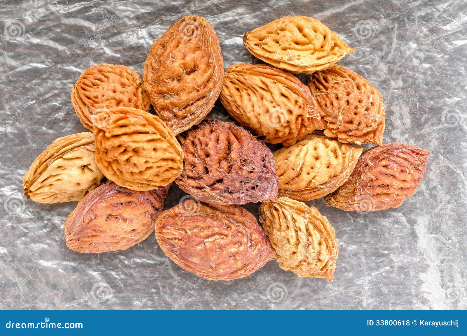 Perzikpitten stock foto. Image of zaad, kuil, open, kern - 33800618