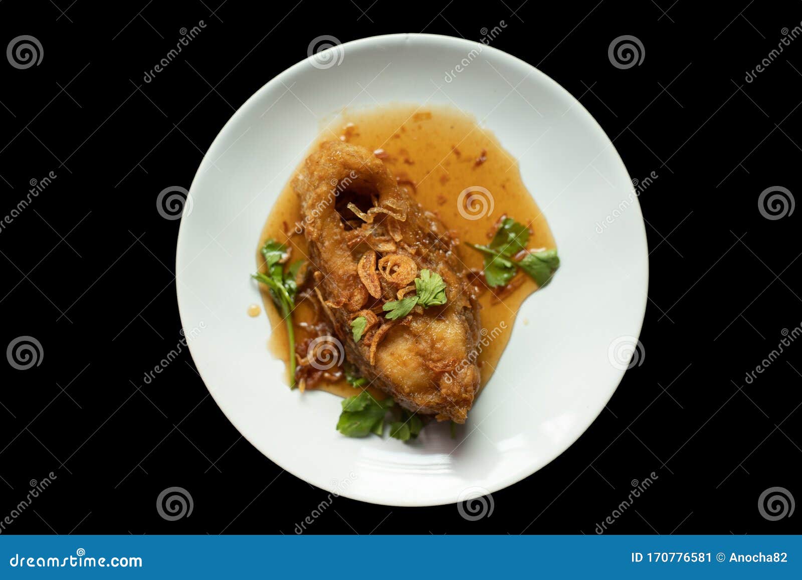 Pescado Frito Con Chile En Blanco Imagen de archivo - Imagen de ...