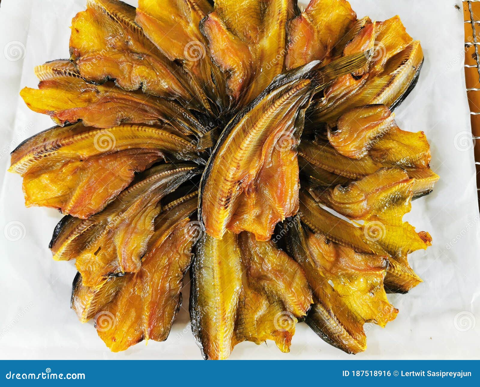 Pescado seco y salado foto de archivo. Imagen de cocina - 187518916