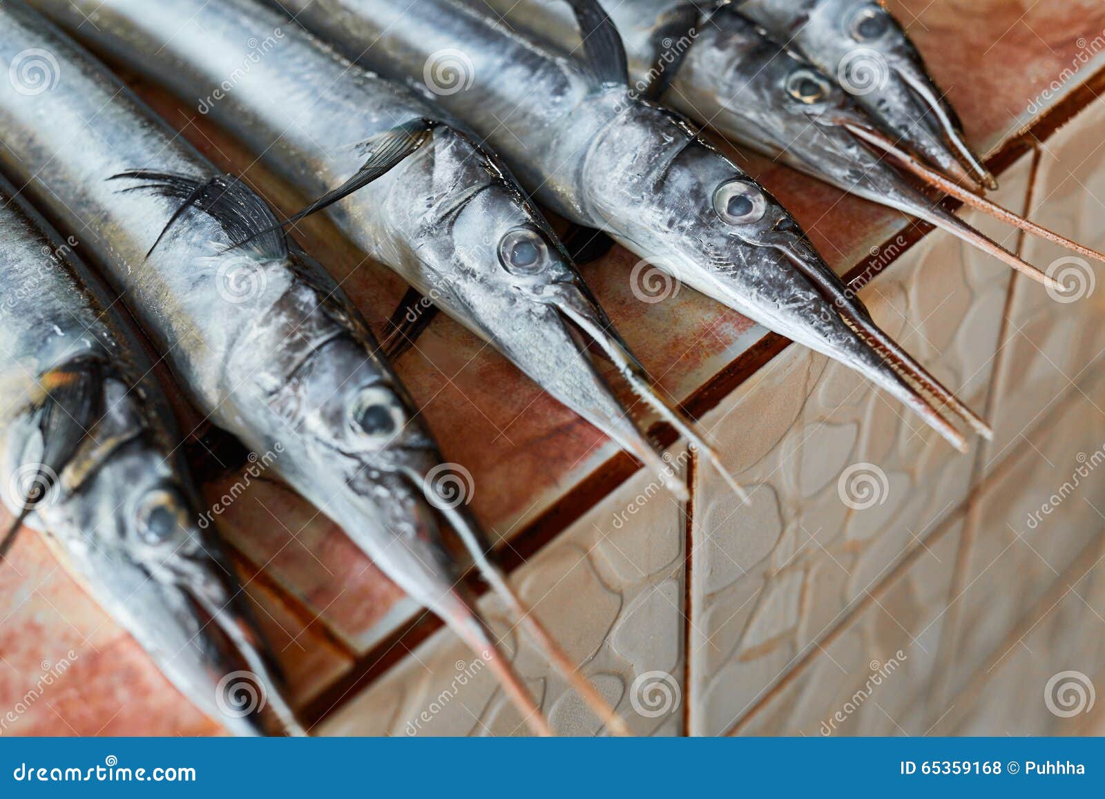 Pesce, Frutti Di Mare Needlefish (Houndfish, Tylosurus Crocodilus) a ...