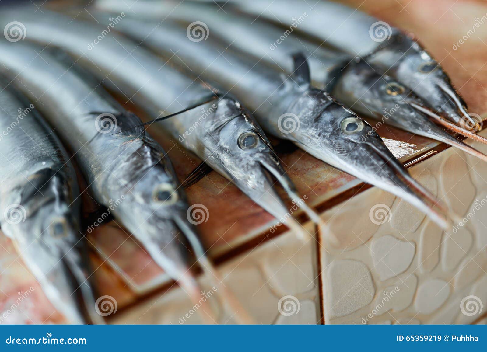 Pesce, Frutti Di Mare Needlefish (Houndfish, Tylosurus Crocodilus) a ...