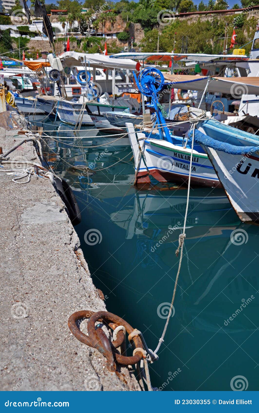 Pescherecci Colourful immagine editoriale. Immagine di barca - 23030355