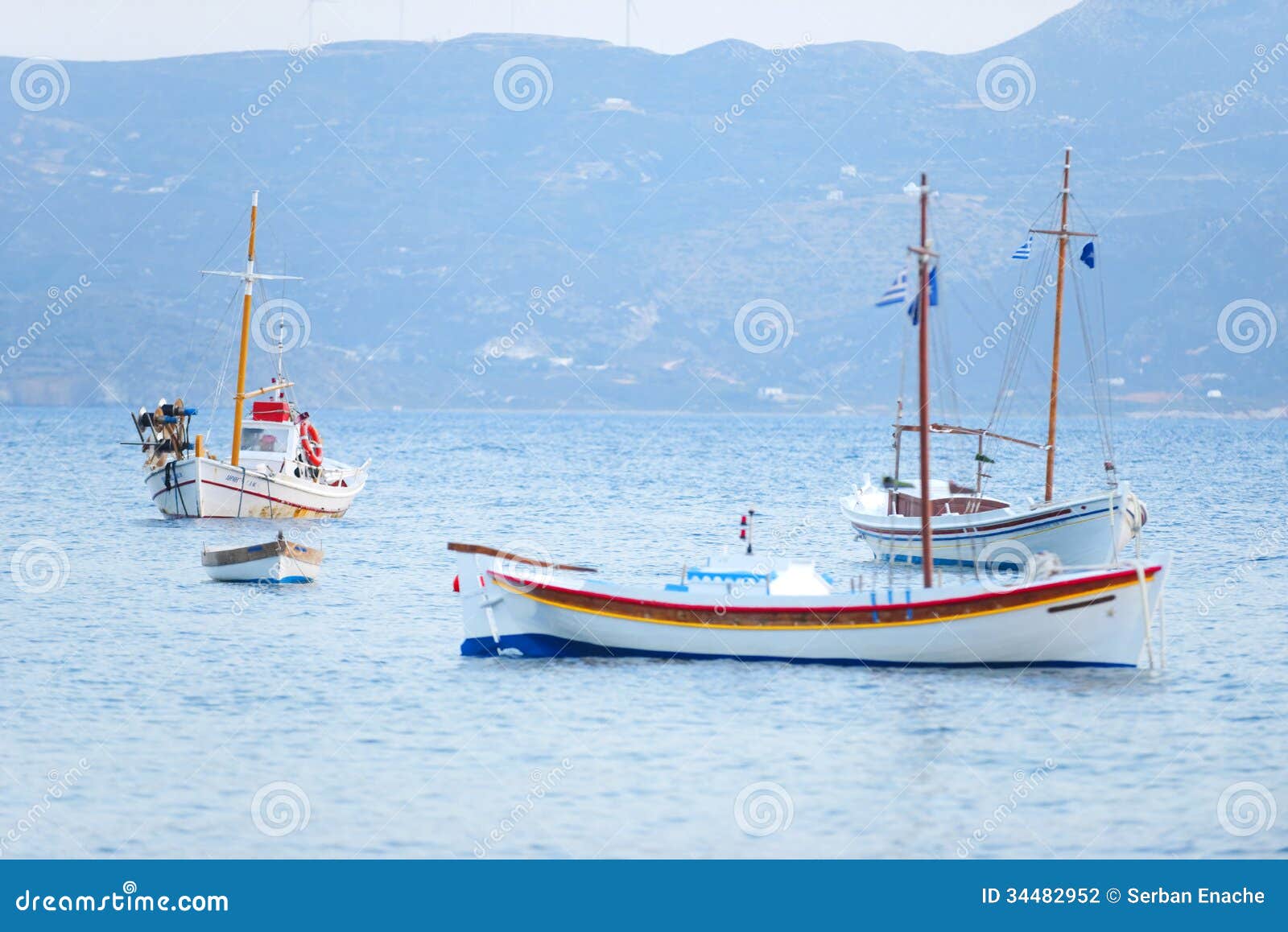 Pescherecci greci fotografia stock. Immagine di ciclisti - 34482952