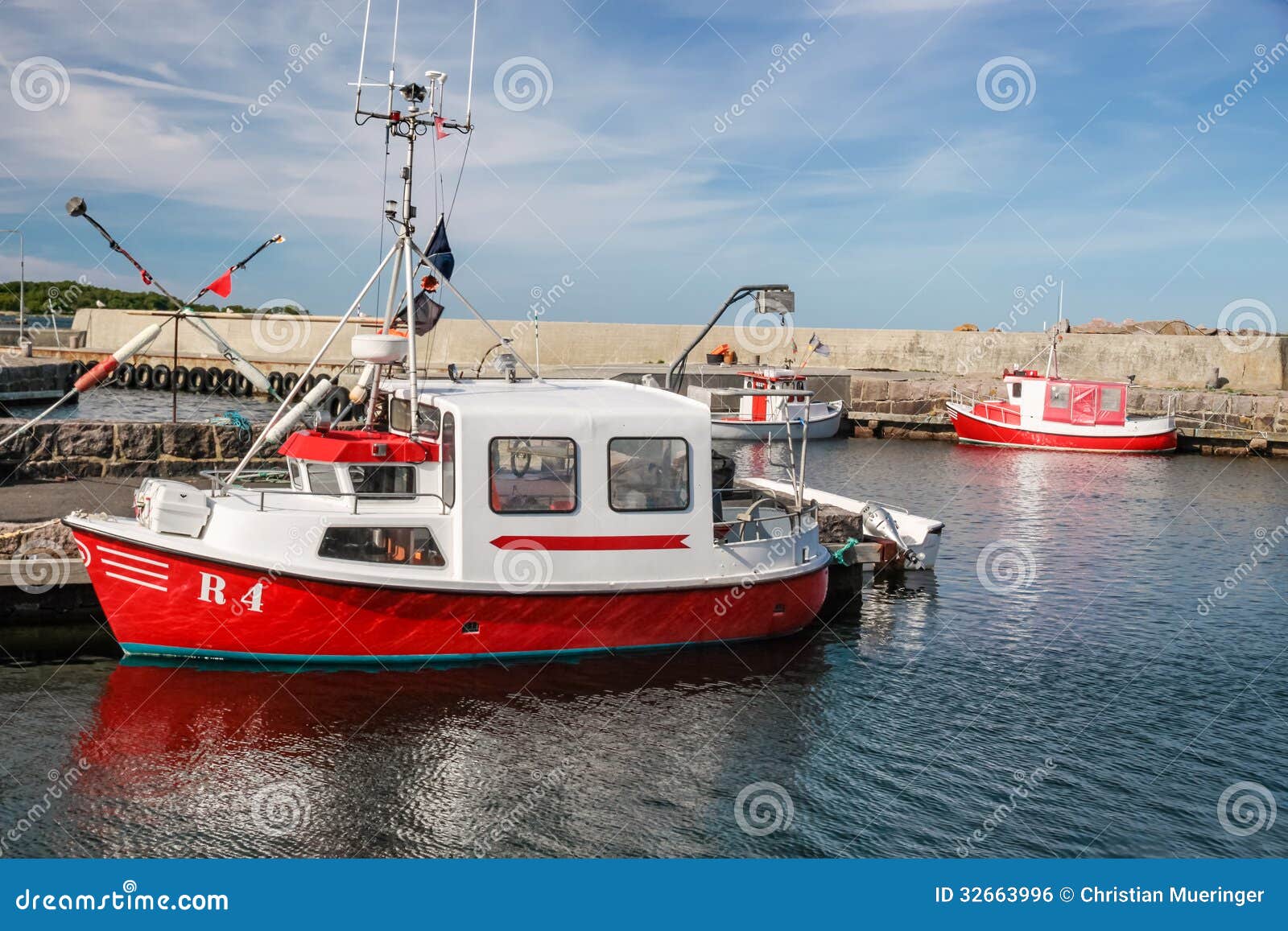 Pescherecci nel porto fotografia editoriale. Immagine di scandinavia ...