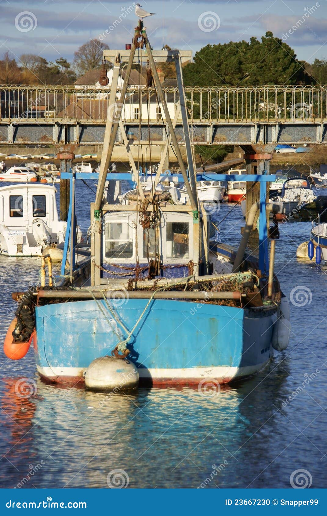Peschereccio fotografia stock. Immagine di pesca, vecchio - 23667230