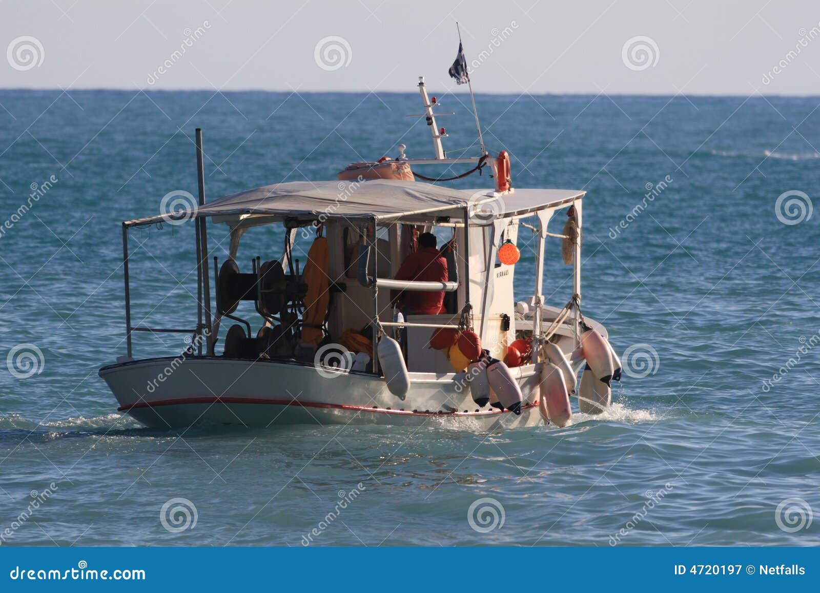 Peschereccio immagine stock. Immagine di litorale, pesci - 4720197