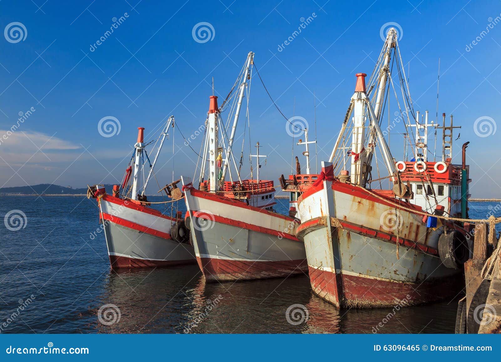 Peschereccio Tailandia immagine stock. Immagine di nave - 63096465