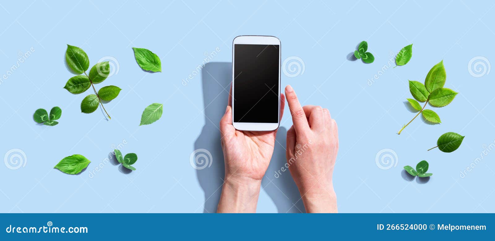 Pessoa Usando Um Smartphone Com Folhas Verdes Foto de Stock - Imagem de ...