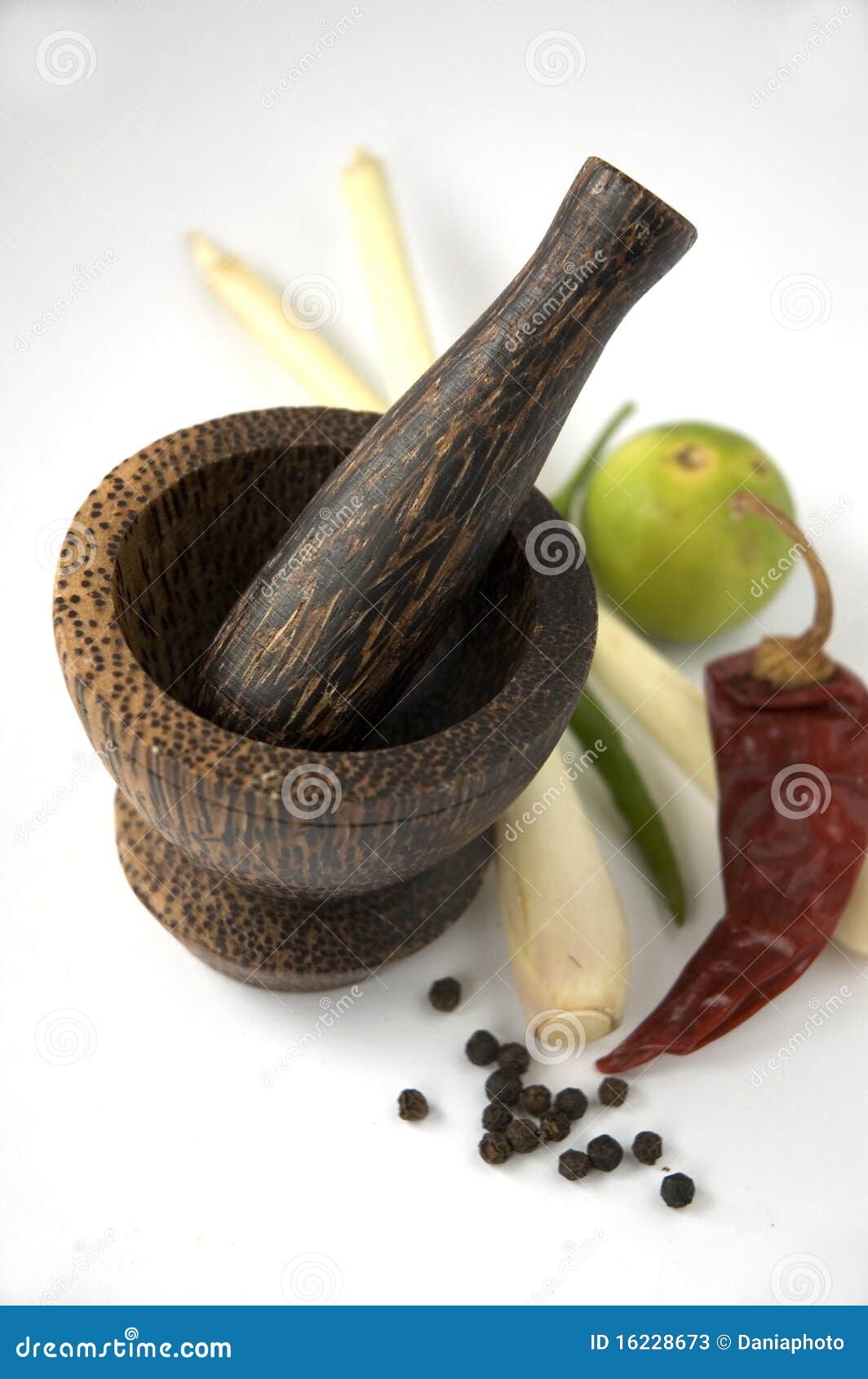 Pestello Del Mortaio Con Le Spezie Tailandesi Immagine Stock - Immagine ...