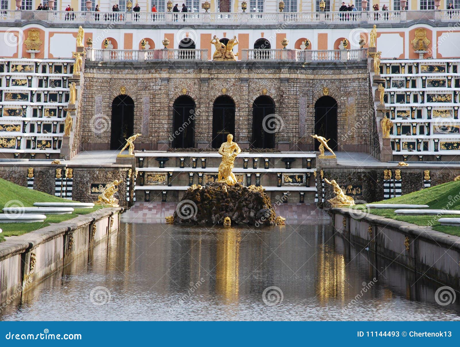 Peterhof, Grand Peterhof Palace Stock Image - Image of saint, grand ...