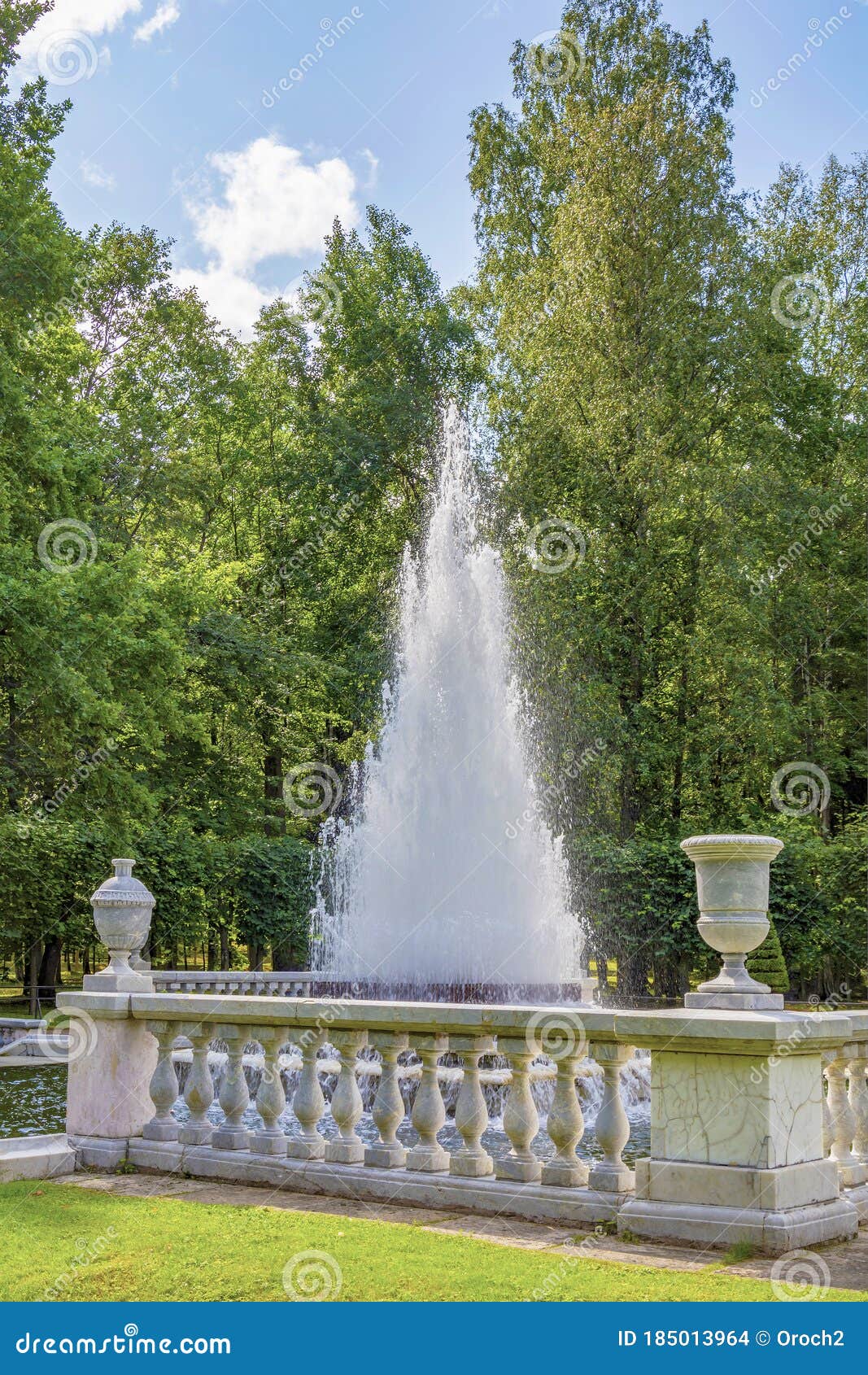 Peterhof, Pyramid fountain editorial stock image. Image of emperor ...