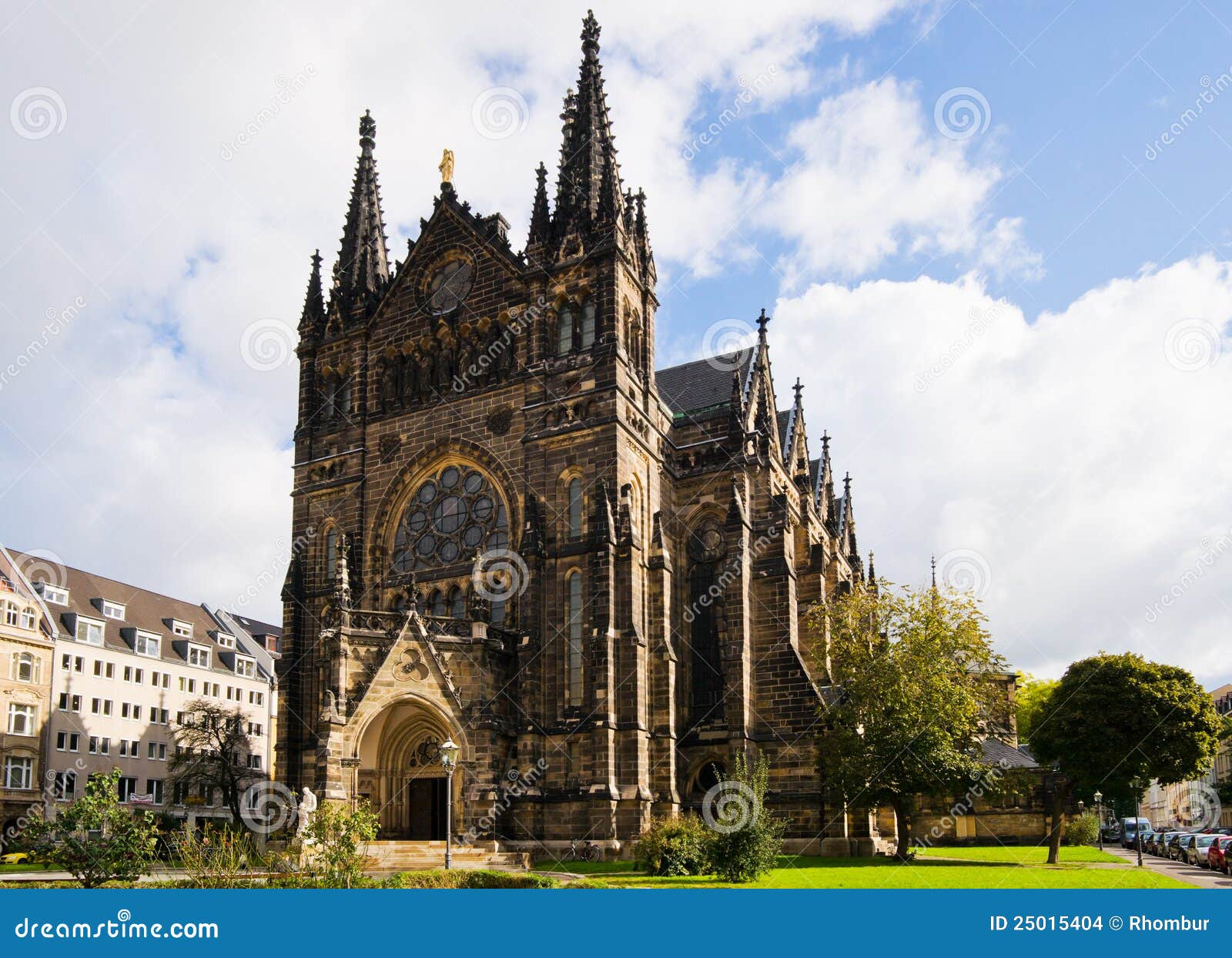 Peterskirche in Leipzig stockfoto. Bild von grün, architektur - 25015404
