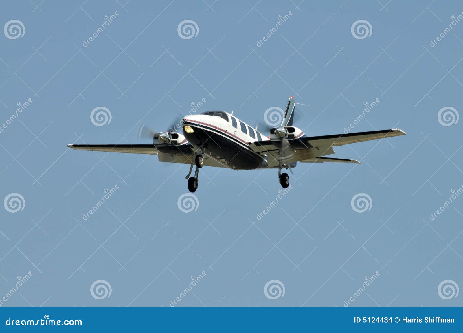 Petit avion photo stock. Image du aloft, descente, aviation - 5124434
