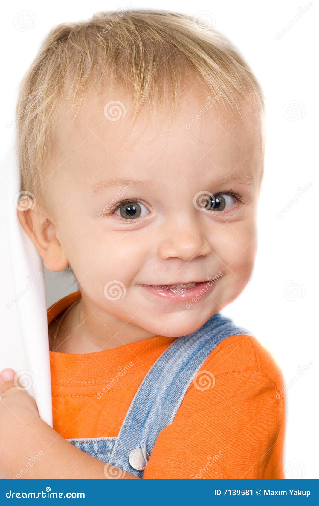 Petit enfant image stock. Image du soin, bouche, propre - 7139581