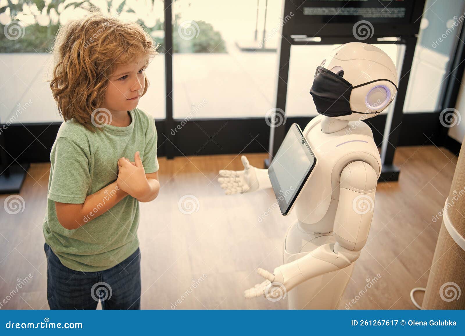 Petit Garçon Interagit Avec Robot Intelligence Artificielle Future ...