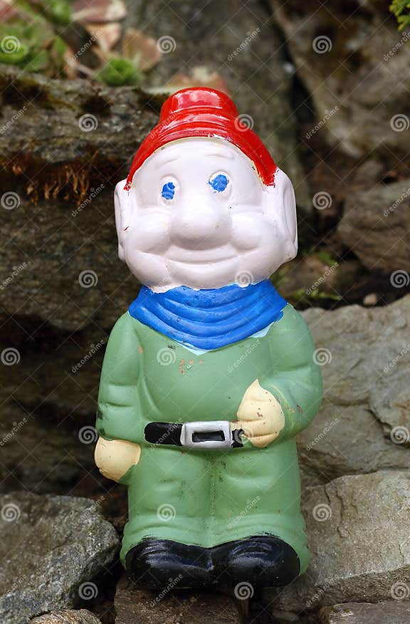 Petit nain photo stock. Image du embellissement, jonquille - 40967484