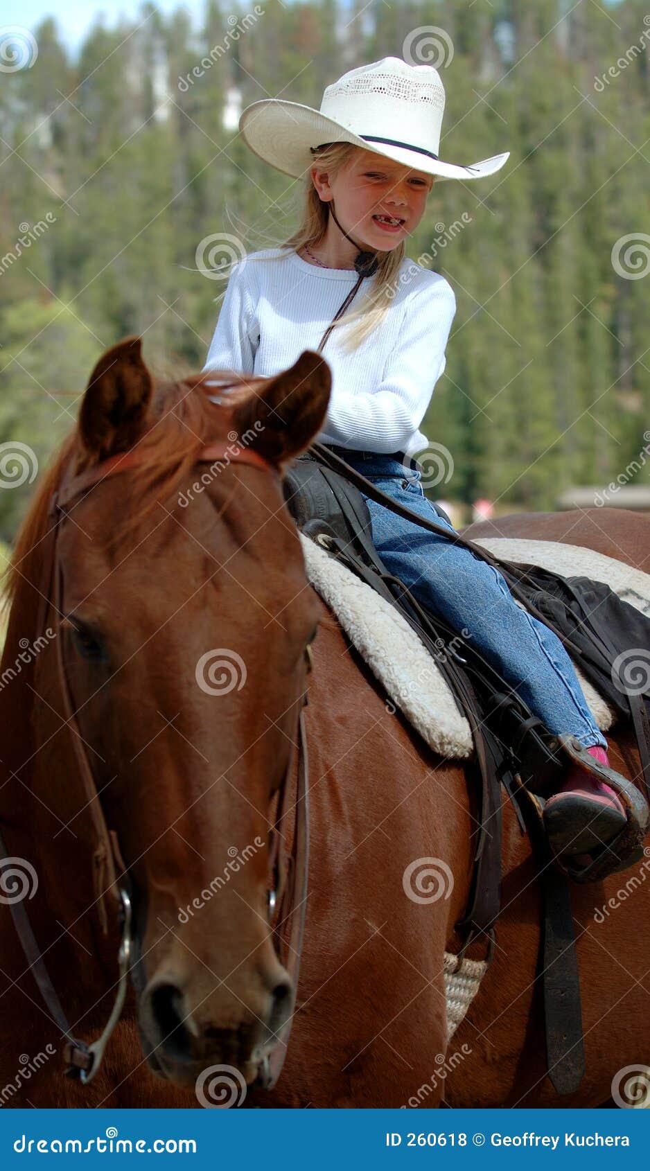 Petite Cow-girl à Cheval #2 Photo stock - Image du gosse, transport: 260618