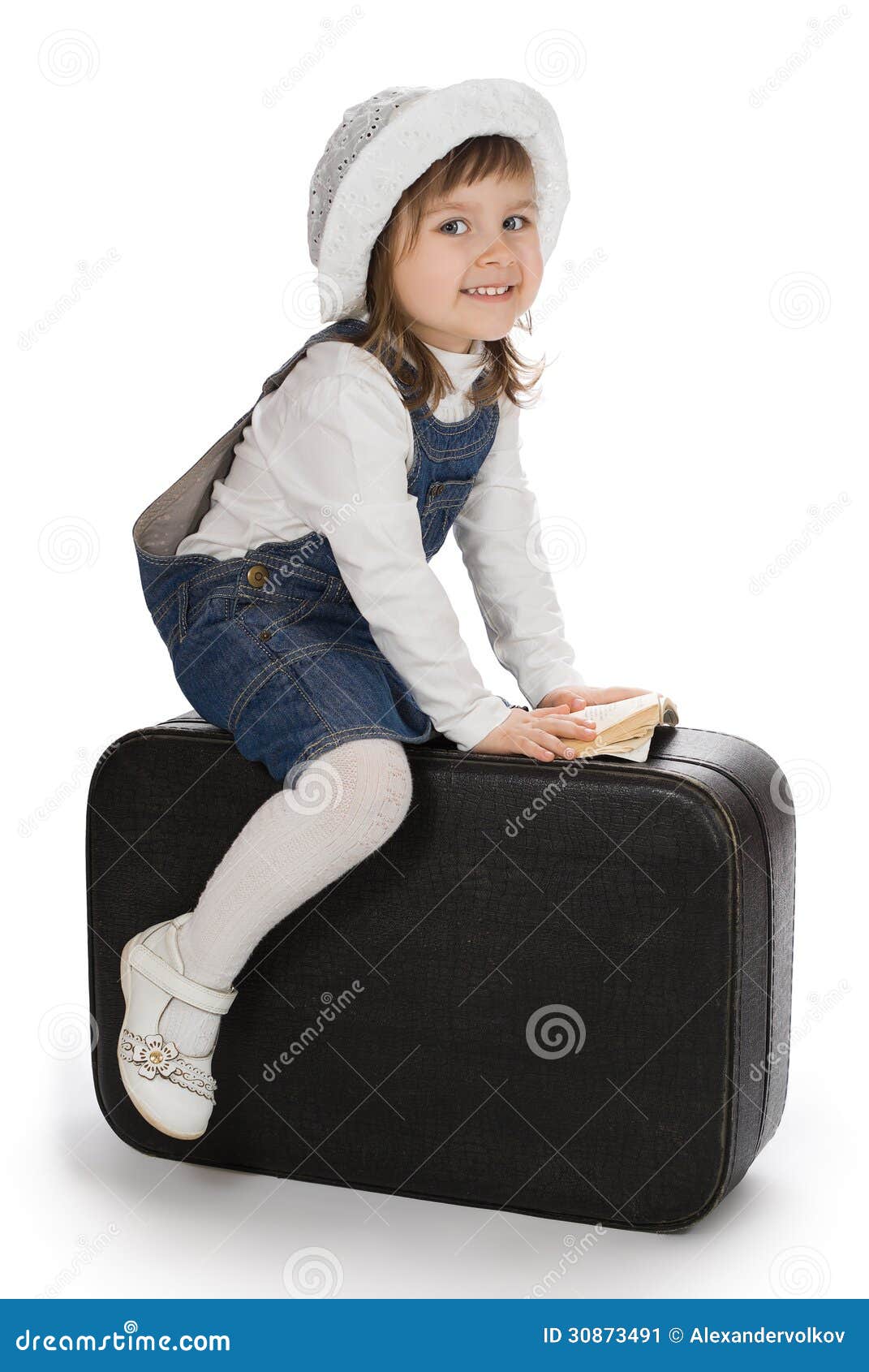 Petite Fille De Sourire S'asseyant Sur Une Valise Image stock - Image ... Petite Fille De Sourire S'asseyant Sur Une Valise Image stock - Image ...