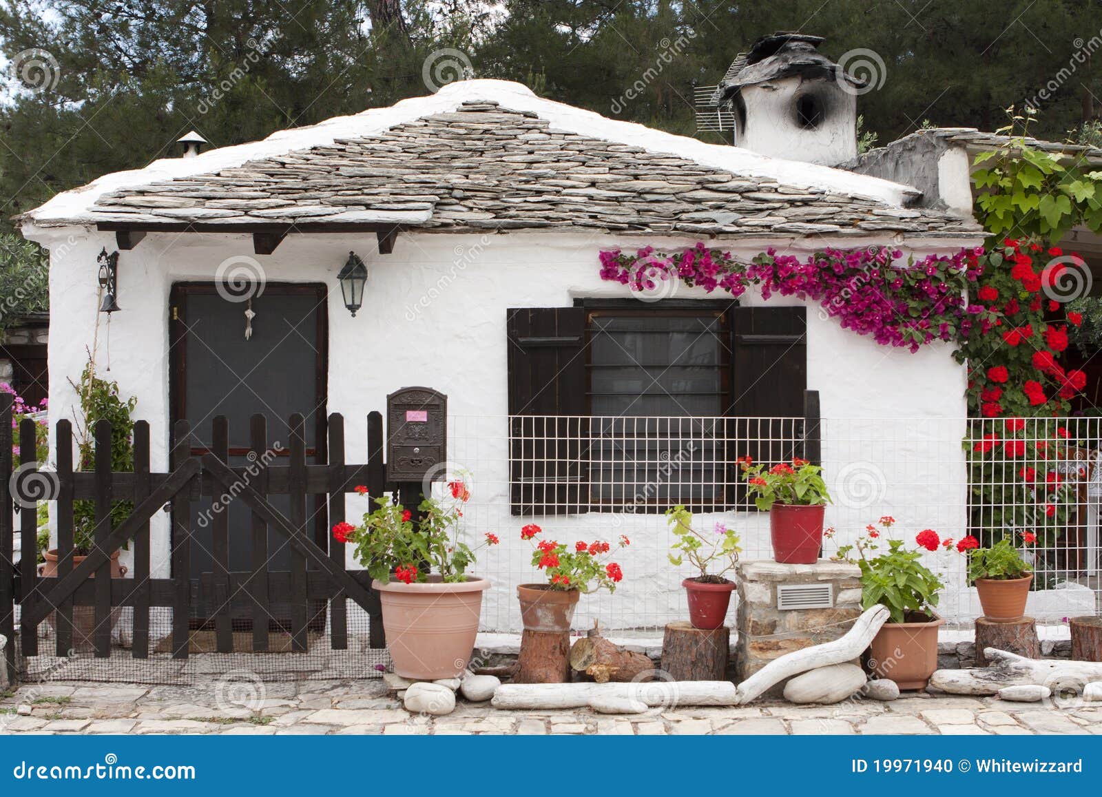 Petite Maison Grecque Traditionnelle Photo stock - Image du cher, grèce ...