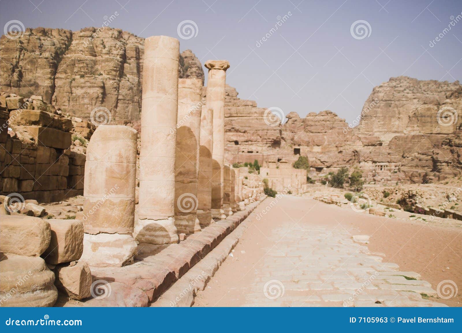 Petra Ruins and Mountains in Jordan Stock Image - Image of doom, grave ...