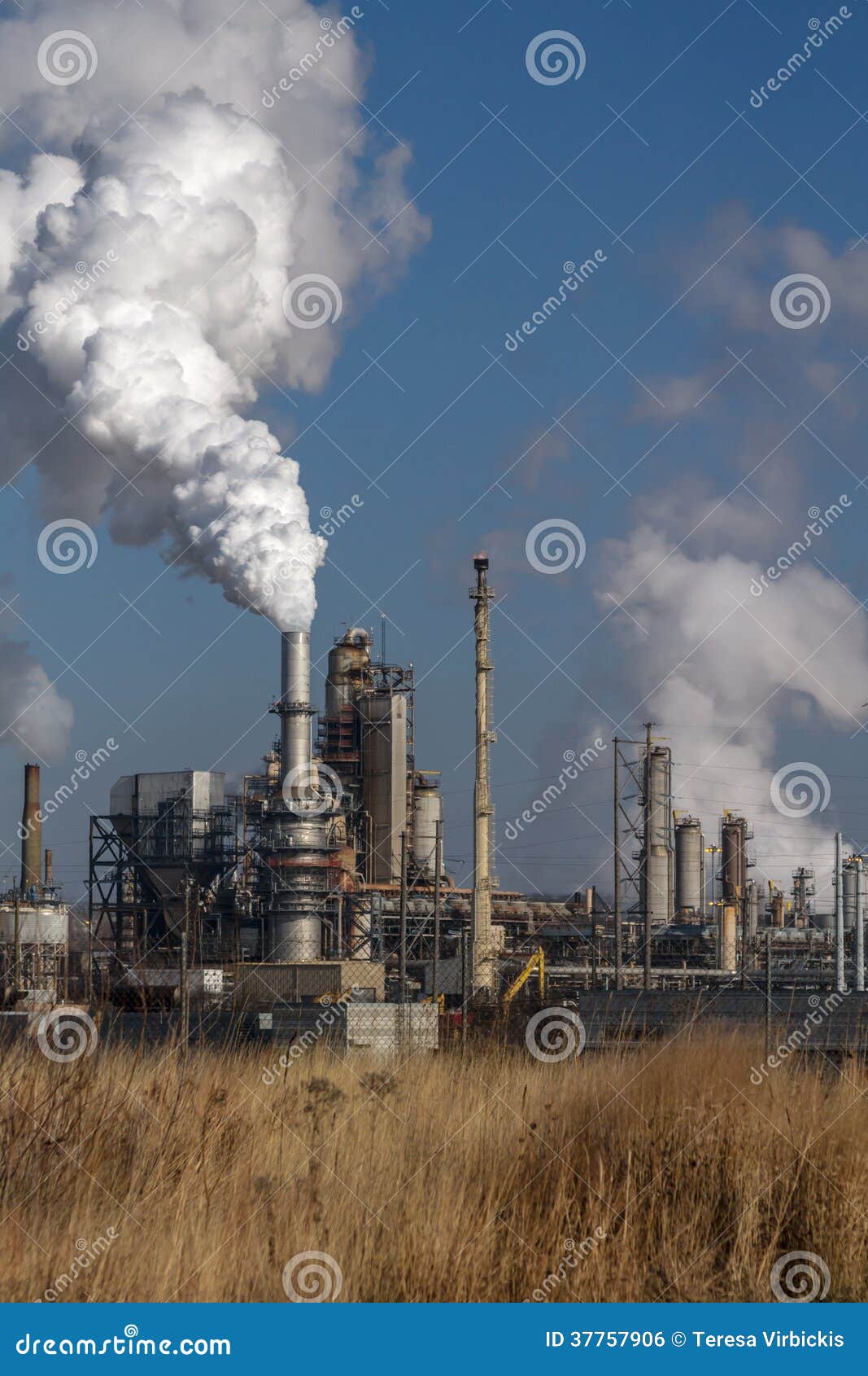 Petroleum Oil Production Plant Stock Photo - Image of chemical ...