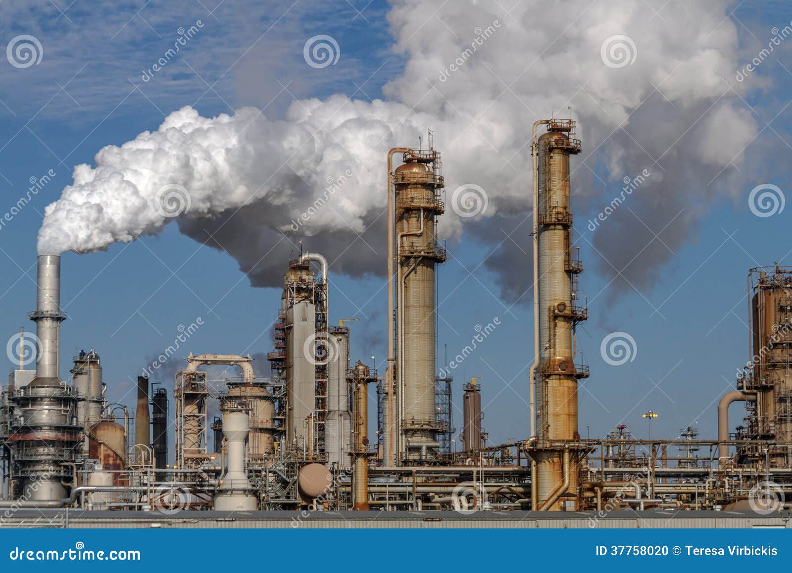 Petroleum Oil Production Plant Stock Photo - Image of plant, production ...