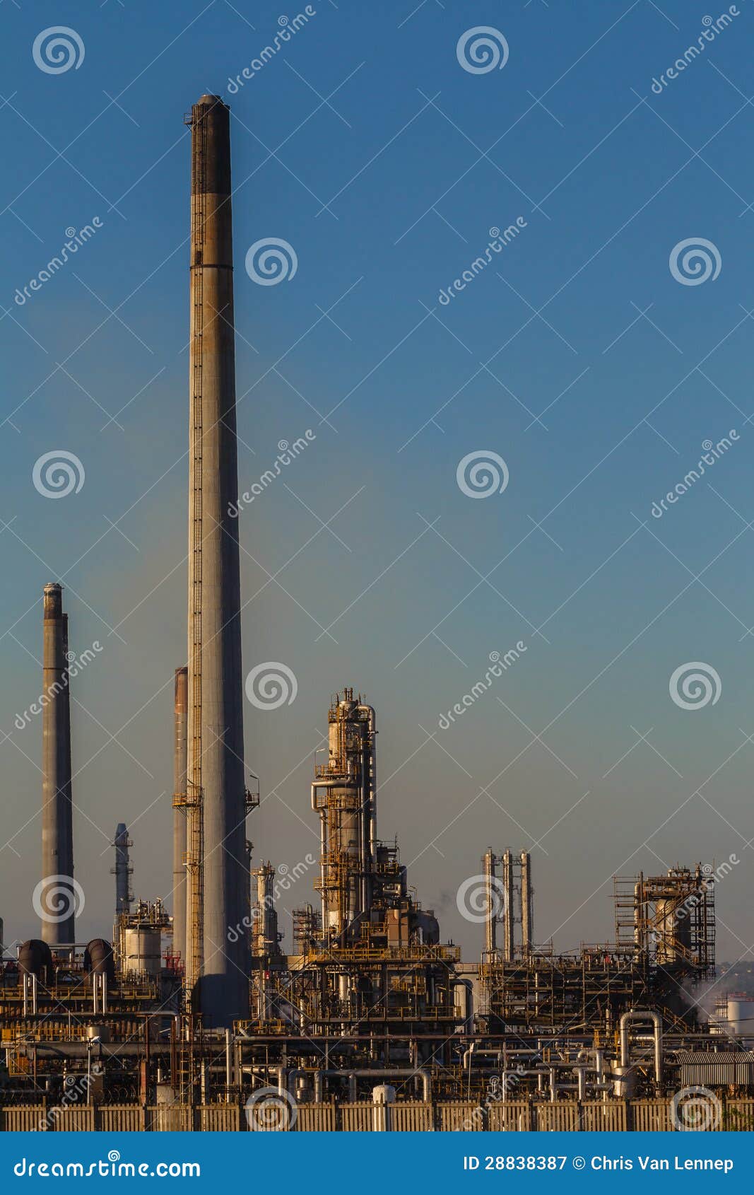 Petroleum Refinery Plant editorial photography. Image of manufacture ...