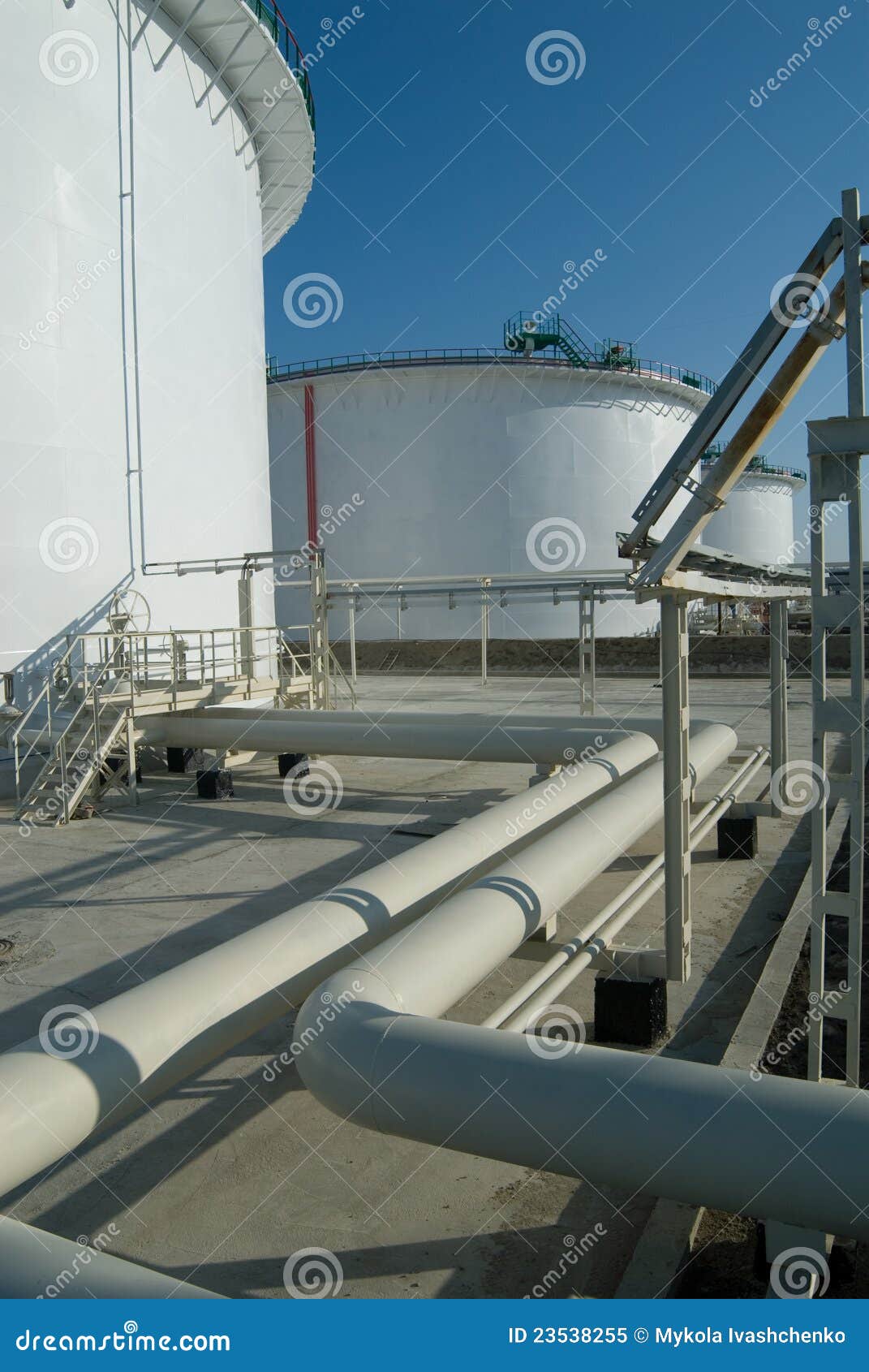 Petroleum Storage Reservoirs Stock Image - Image of blue, petroleum ...