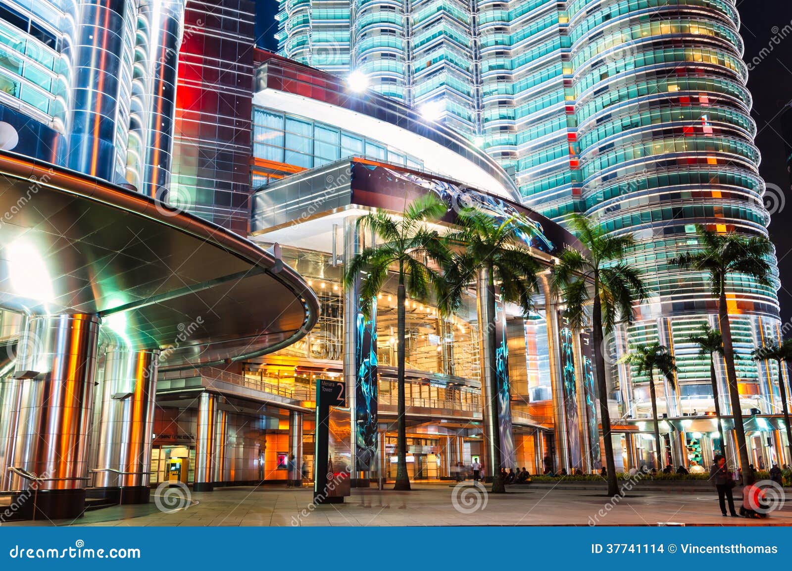 Petronas Towers editorial stock image. Image of lights - 37741114