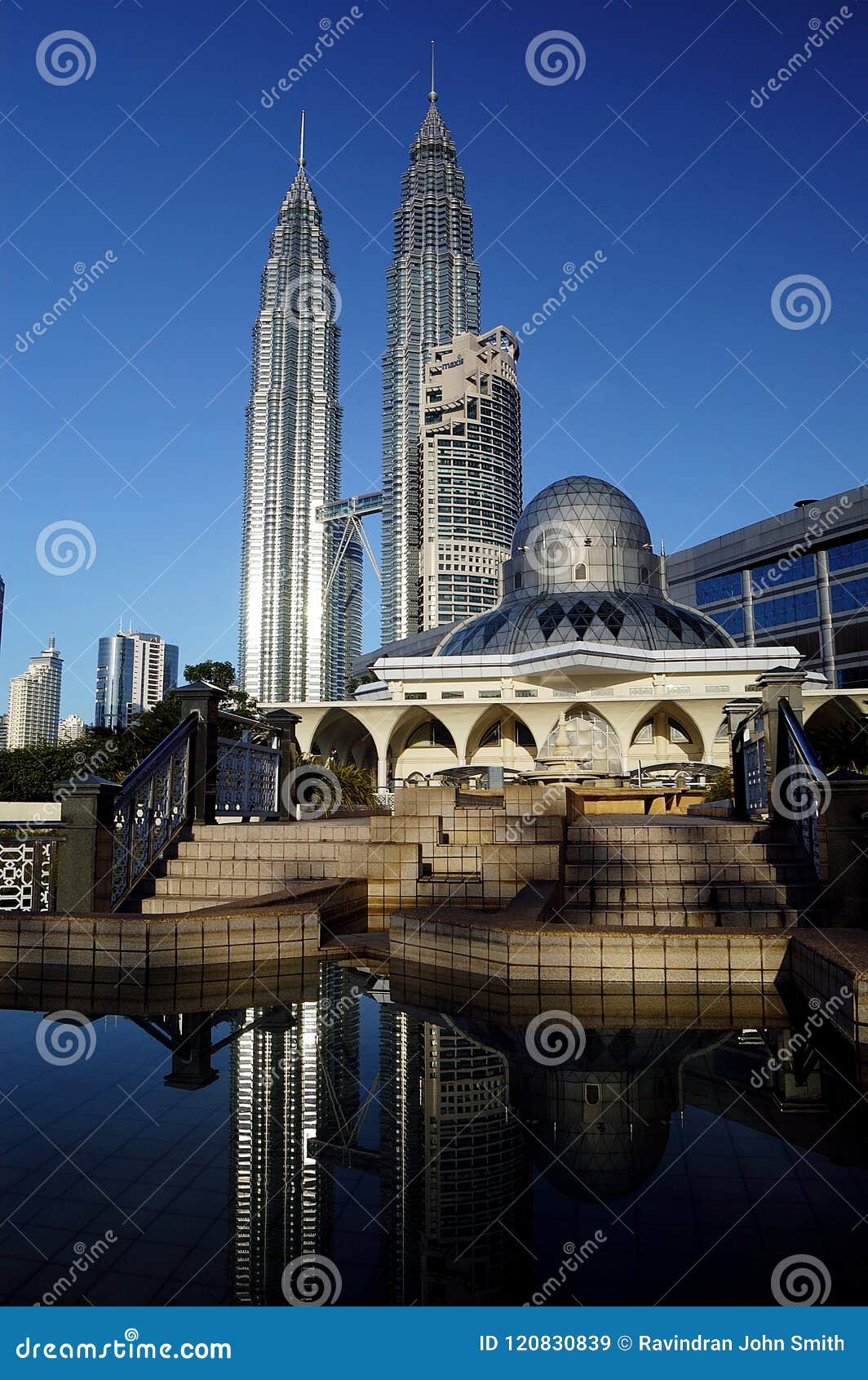 Petronas Towers & Al Syakirin Mosque Editorial Stock Image - Image of ... Petronas Towers & Al Syakirin Mosque Editorial Stock Image - Image of ...