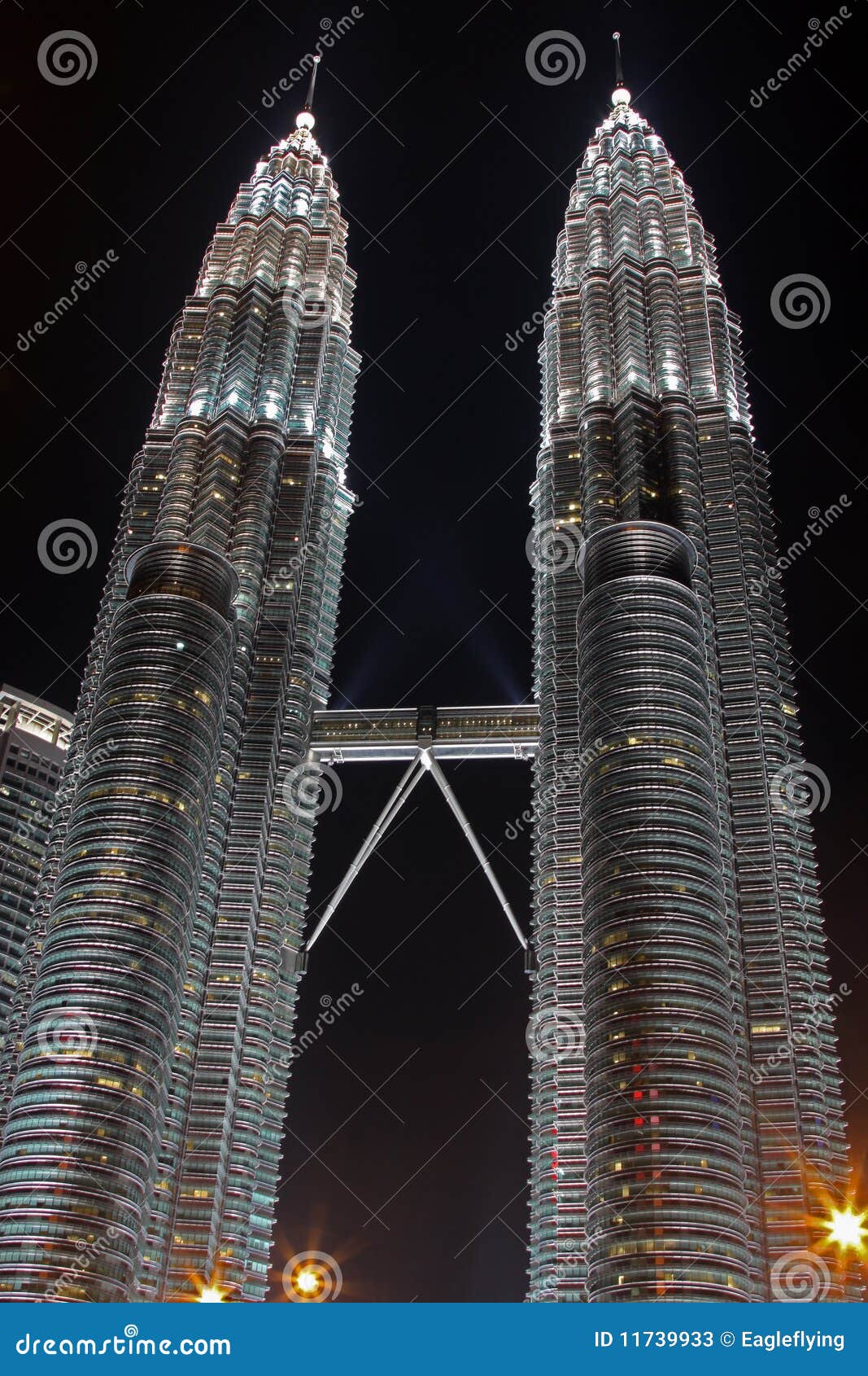 Petronas Twin Tower stock image. Image of scenic, entrapment - 11739933
