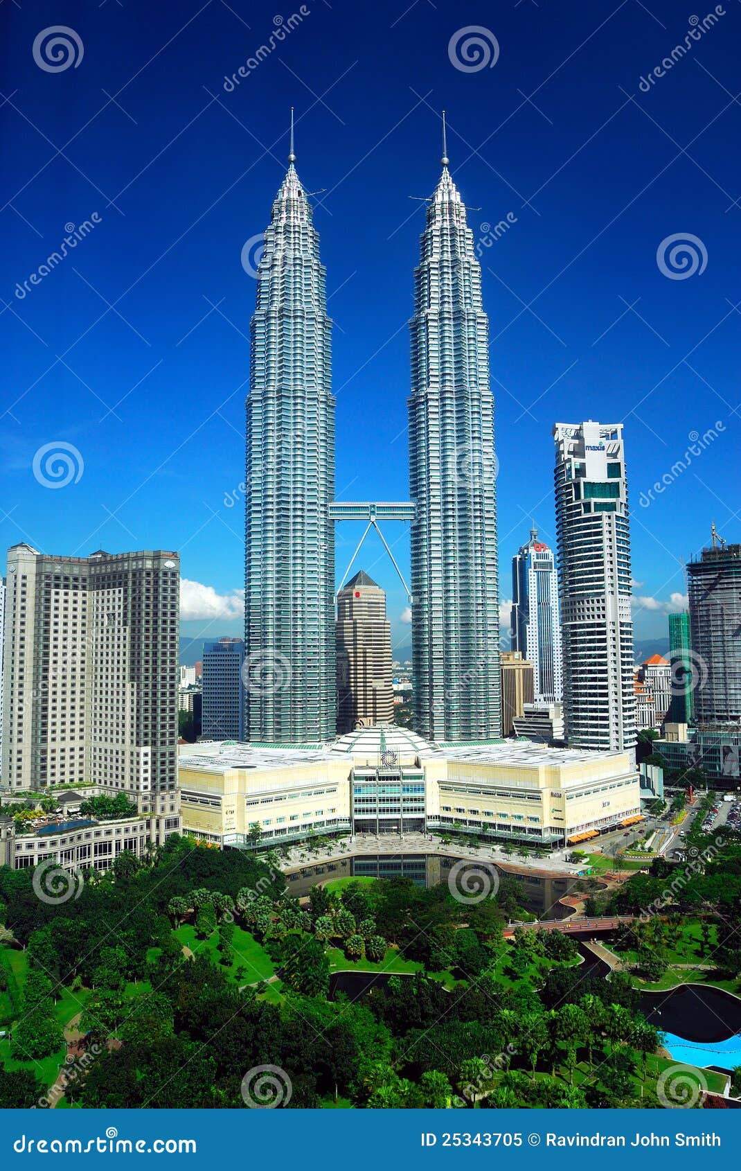 Petronas Twin Towers Editorial Image | CartoonDealer.com #119935280