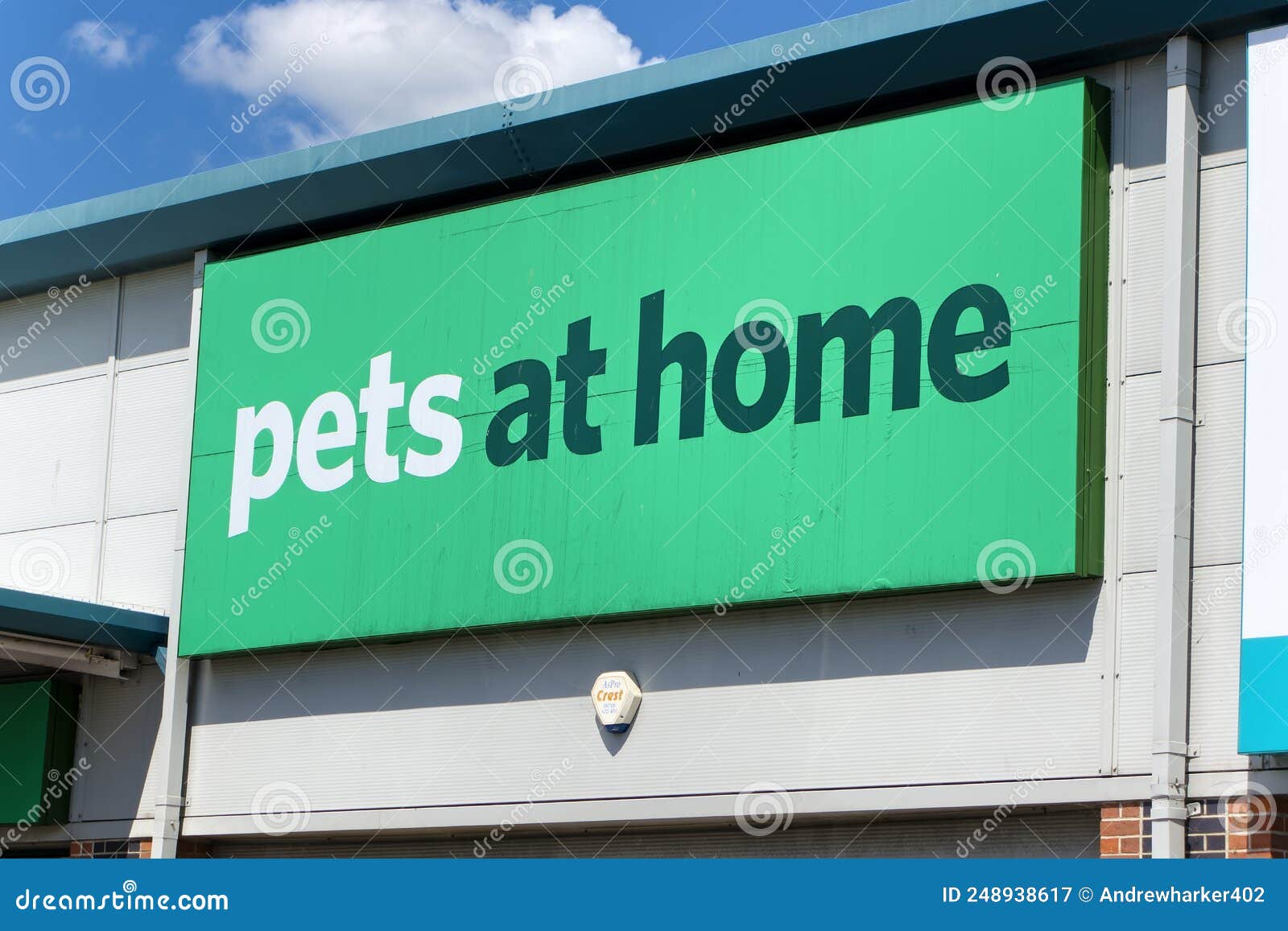 Pets at Home Store Sign editorial photography. Image of goods - 248938617