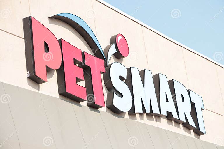 Tor, Canada - August 16, 2023: Petsmart Sign Logo on Front of Store 89 ...