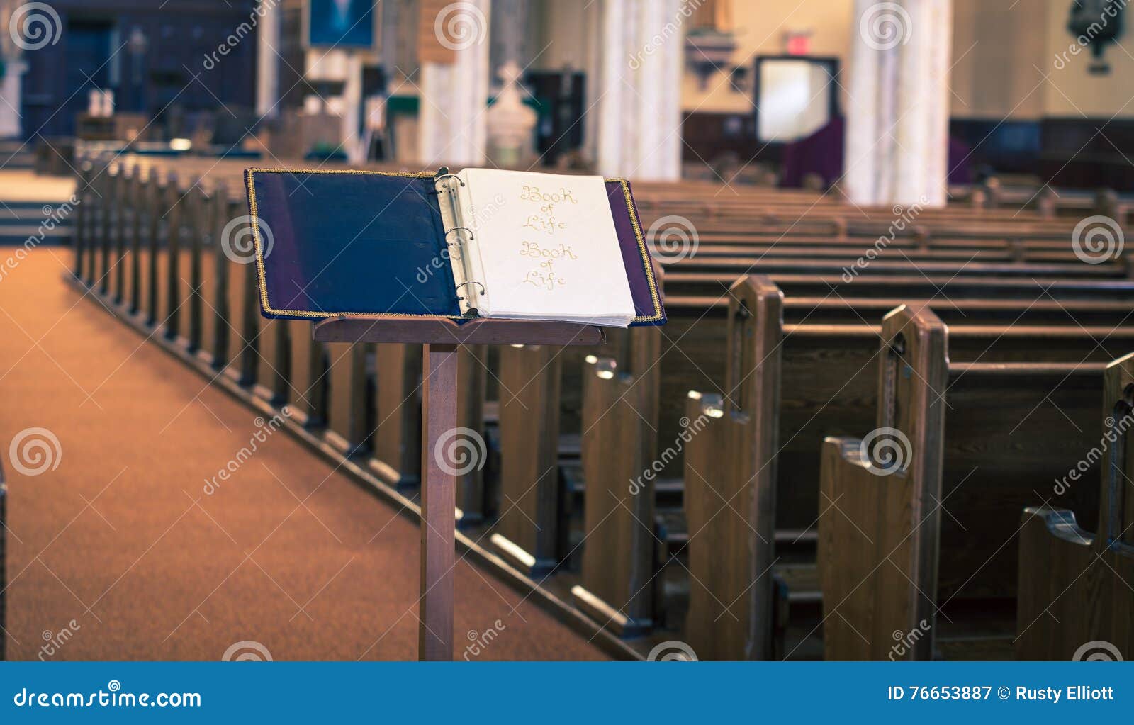 Pew Inside Empty Catholic Church Stock Image - Image of cathedral, apse ...