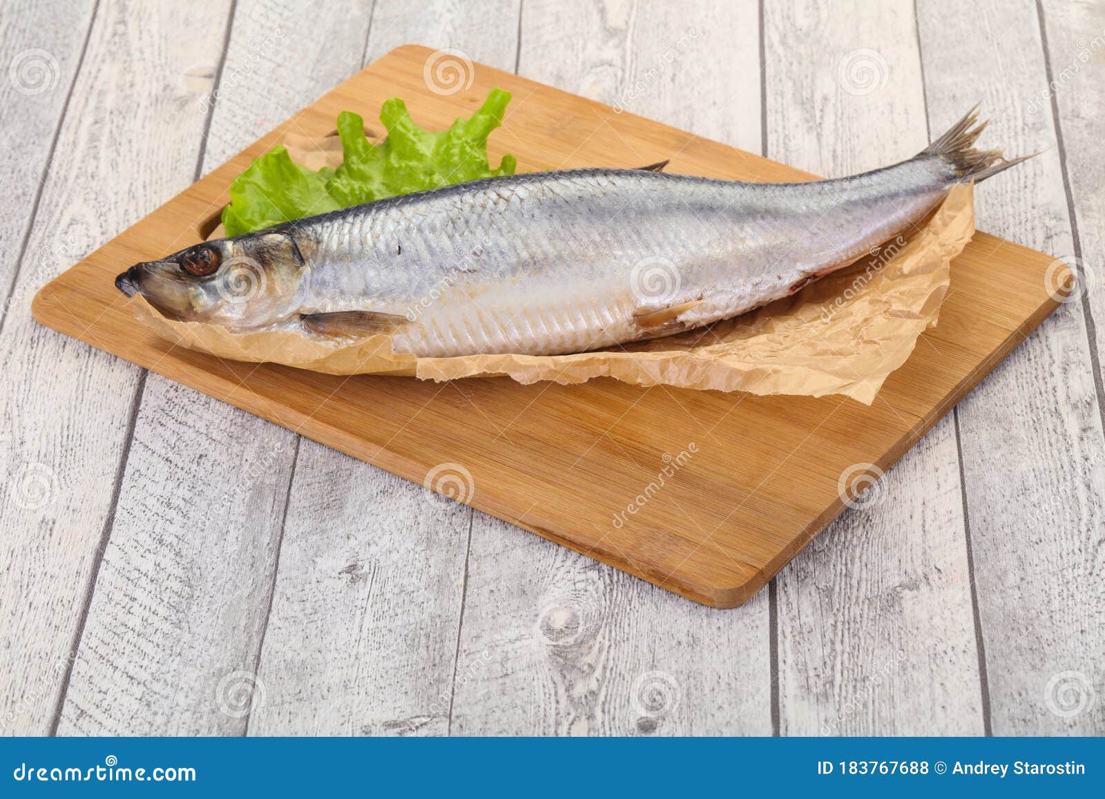 Pez arenque salado foto de archivo. Imagen de sano, aperitivo - 183767688
