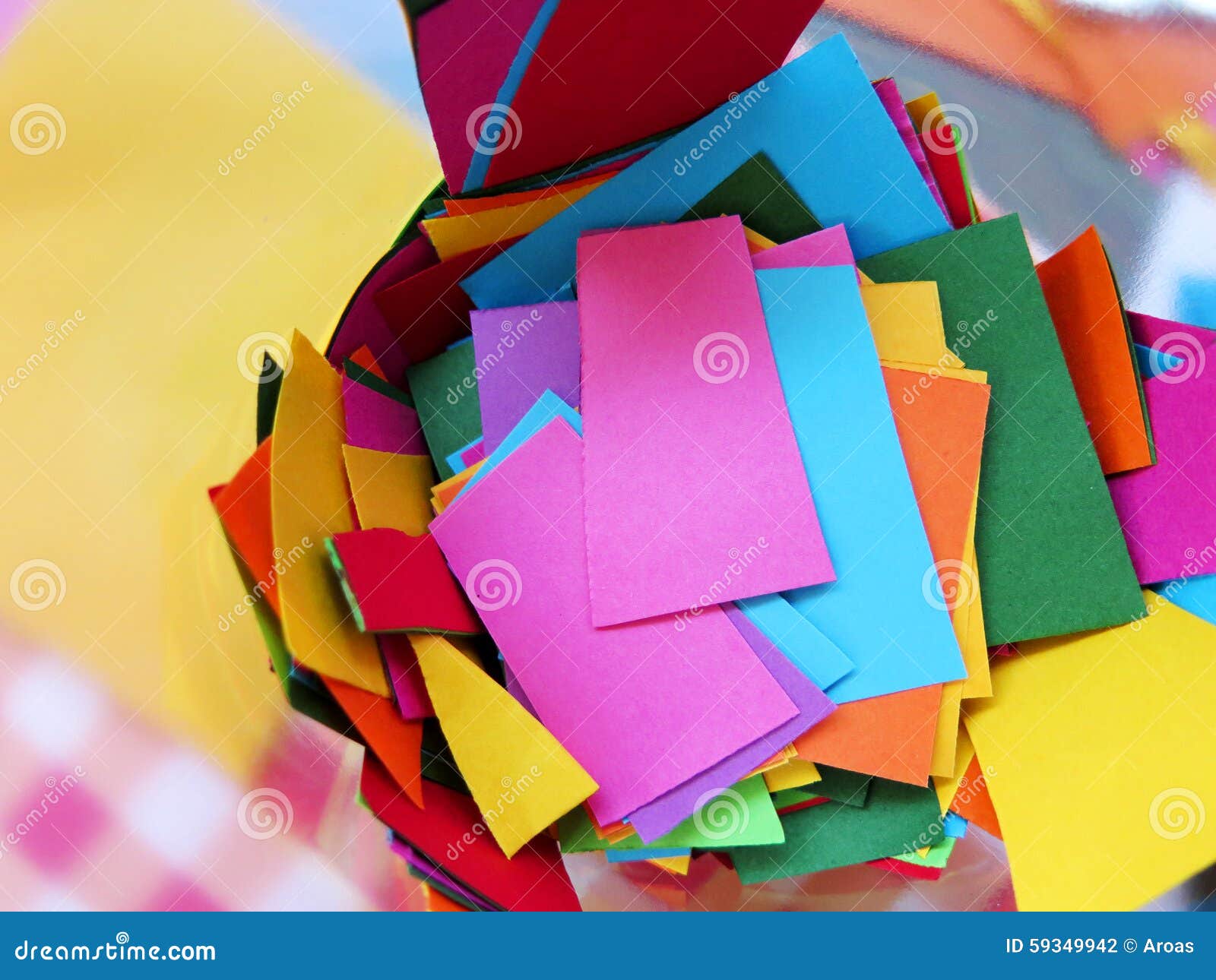 Pezzi di carta colorata fotografia stock. Immagine di decorazione ...