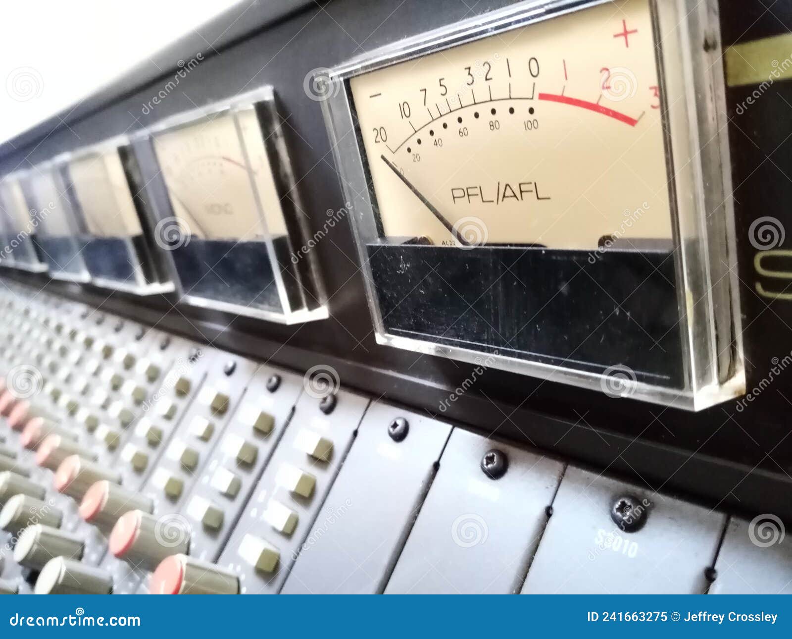 Vintage Analogue Unit Royalty-Free Stock Photography | CartoonDealer ... Vintage Analogue Unit Royalty-Free Stock Photography | CartoonDealer ...