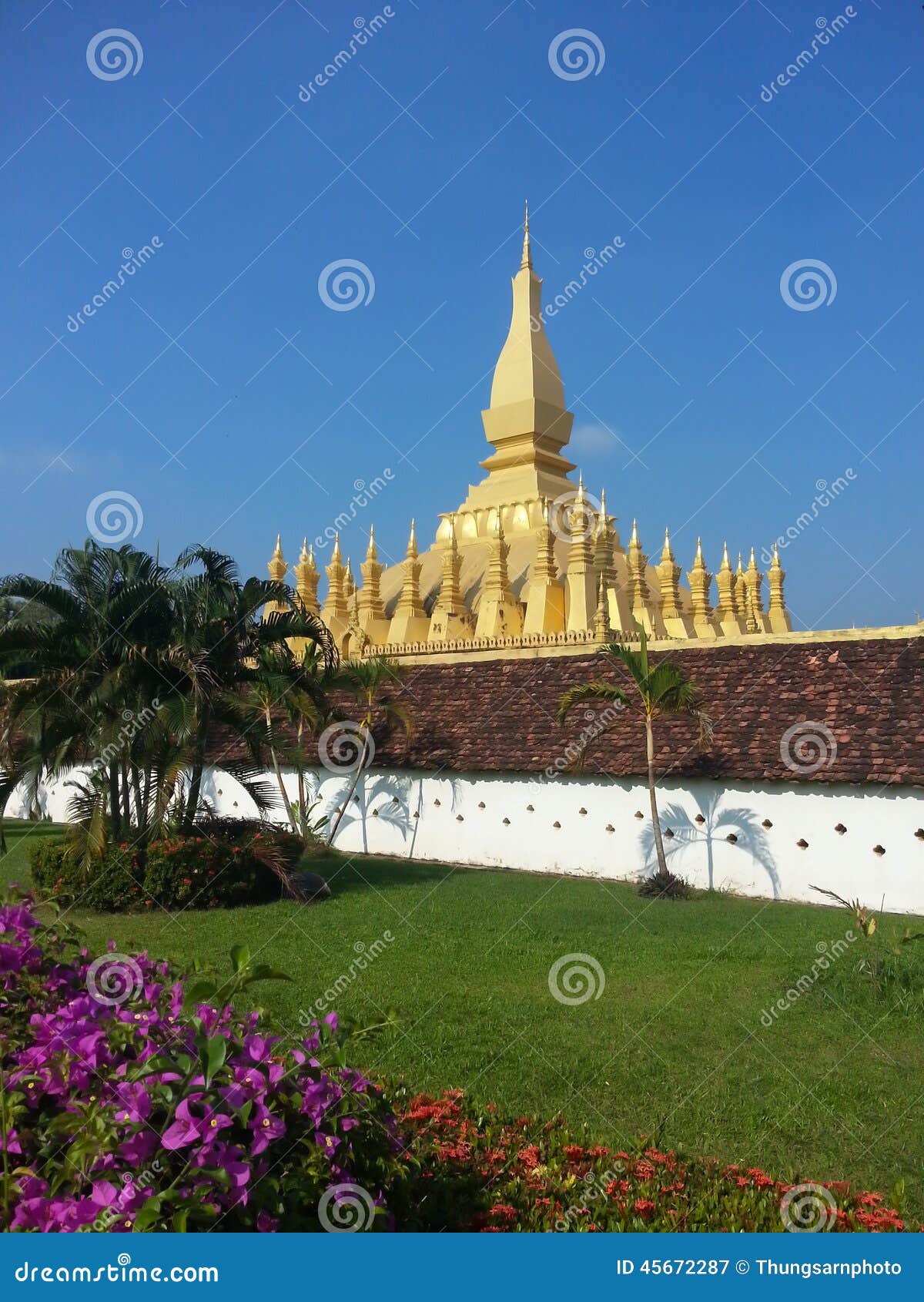 Pha that Luang Stupa in Vientiane, Laos Stock Image - Image of ...