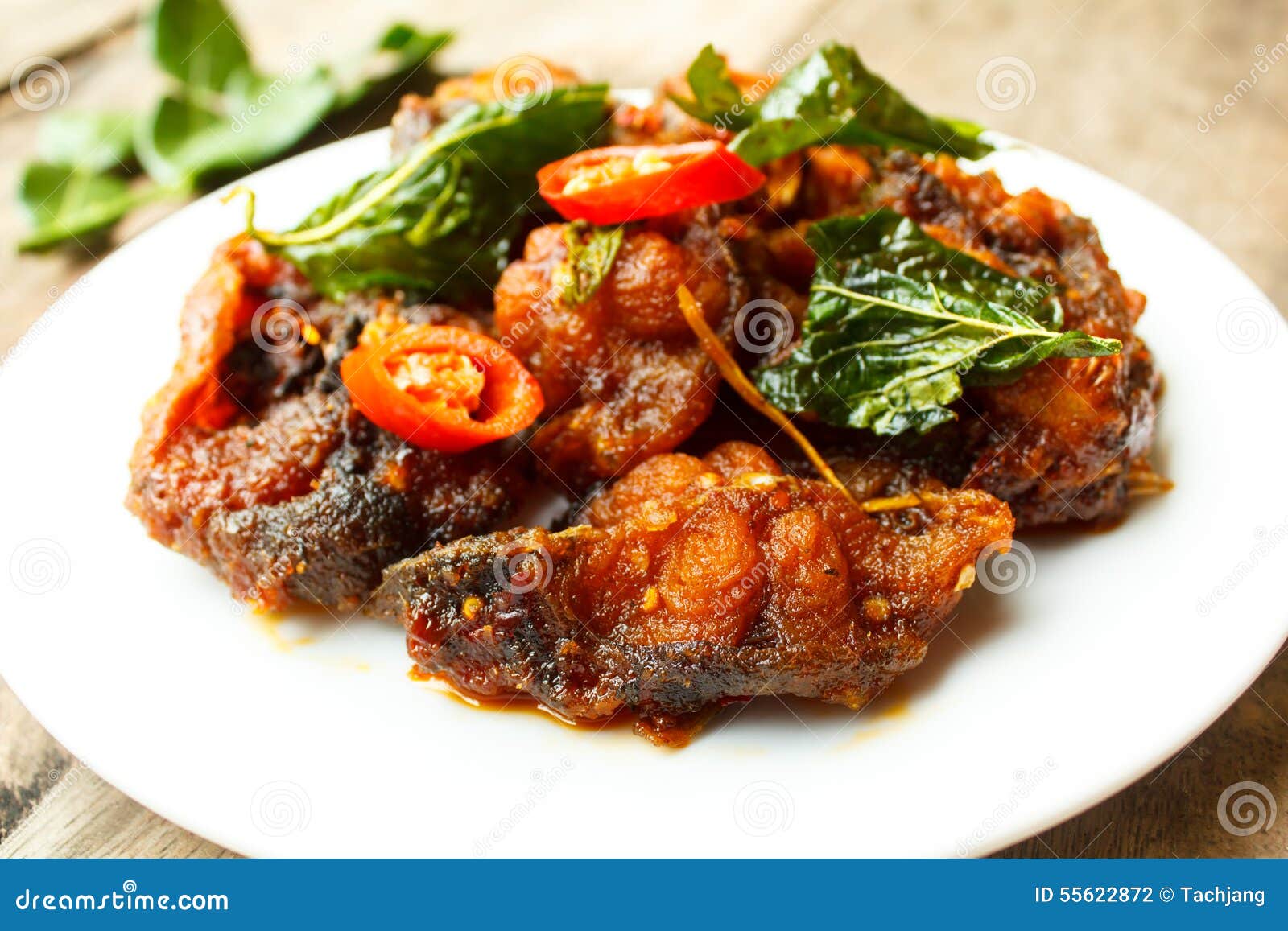 Phad Phed Pla Duk Thod Krob (Stir Fried Deep Fried Catfish with Stock ...