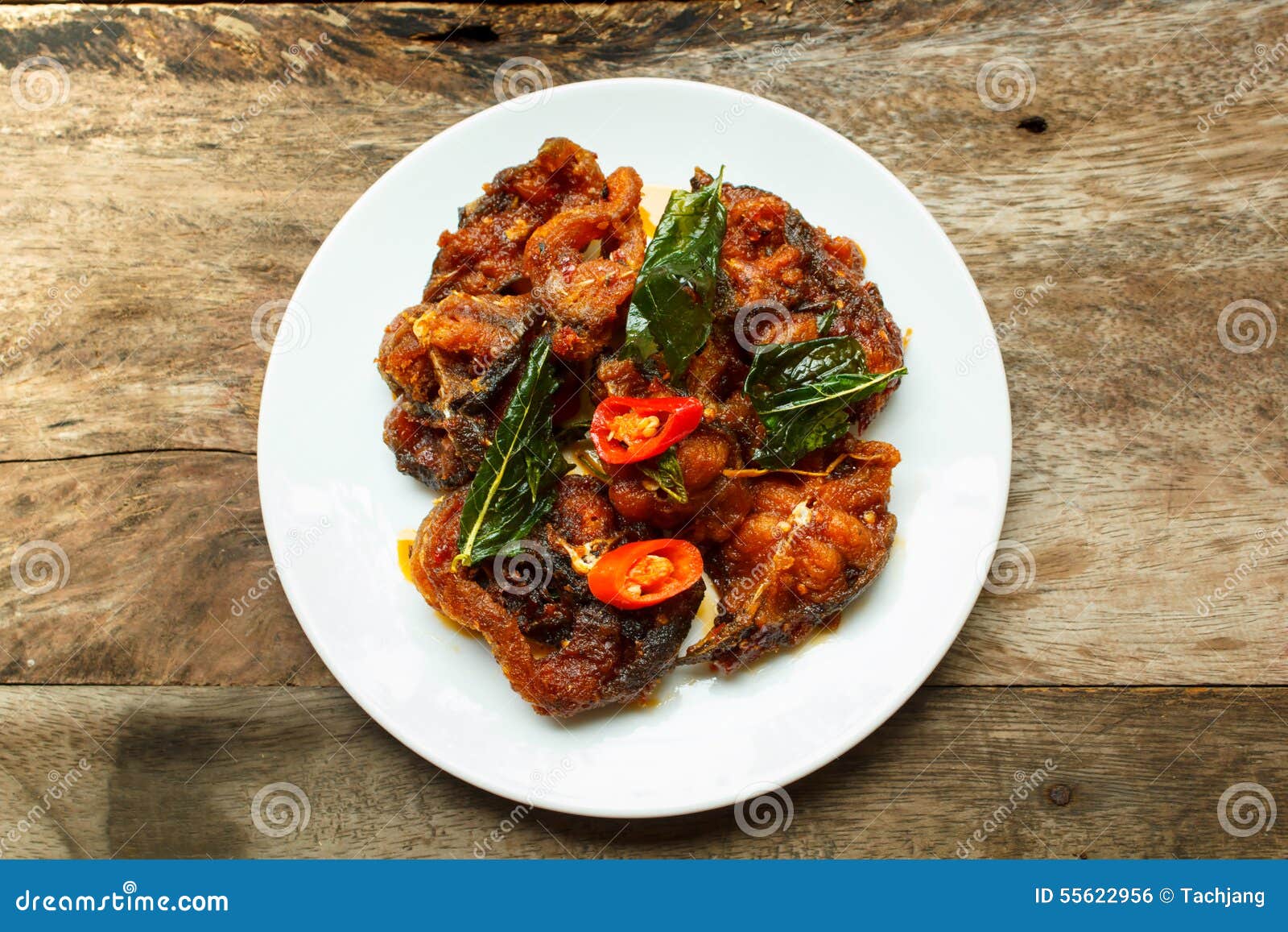 Phad Phed Pla Duk Thod Krob (Stir Fried Deep Fried Catfish with Stock ...