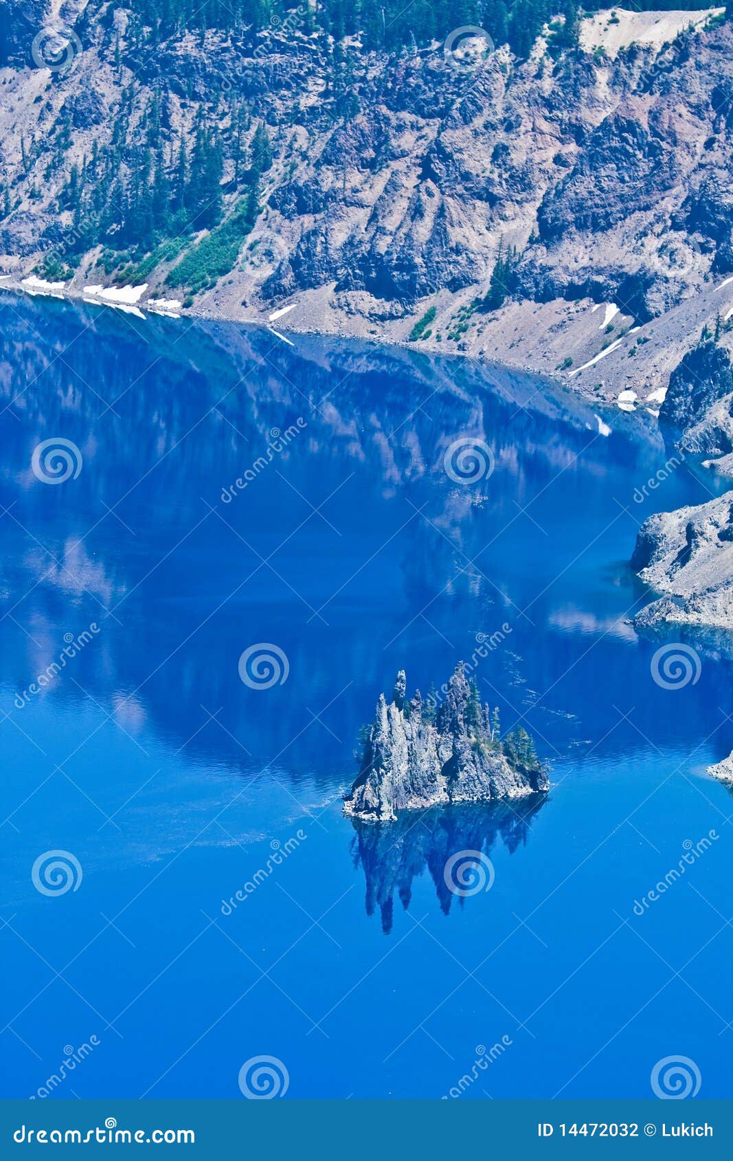 Phantom Ship Island, Crater Lake, Oregon, U.S.a. Stock Photo - Image of ...