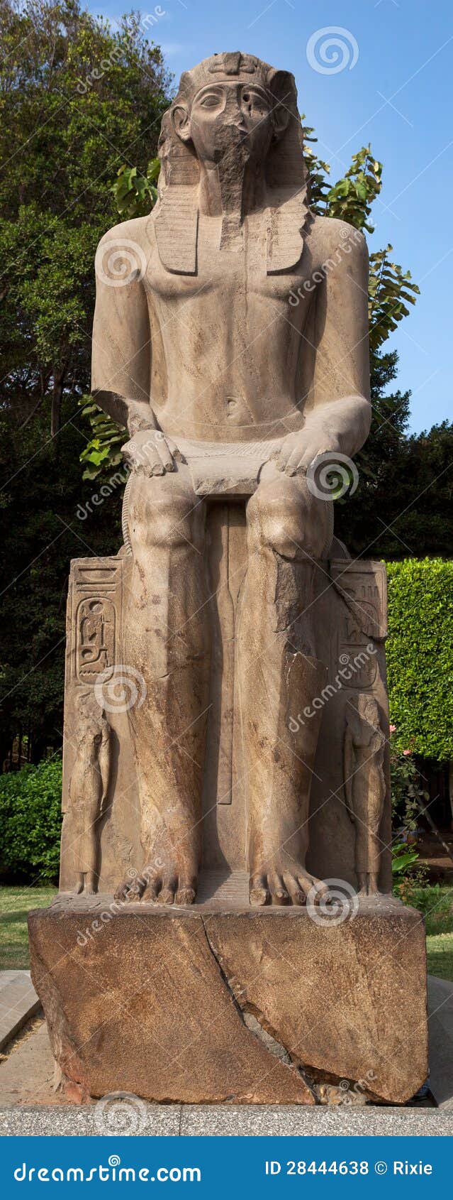 Pharaoh statue editorial stock photo. Image of cairo - 28444638