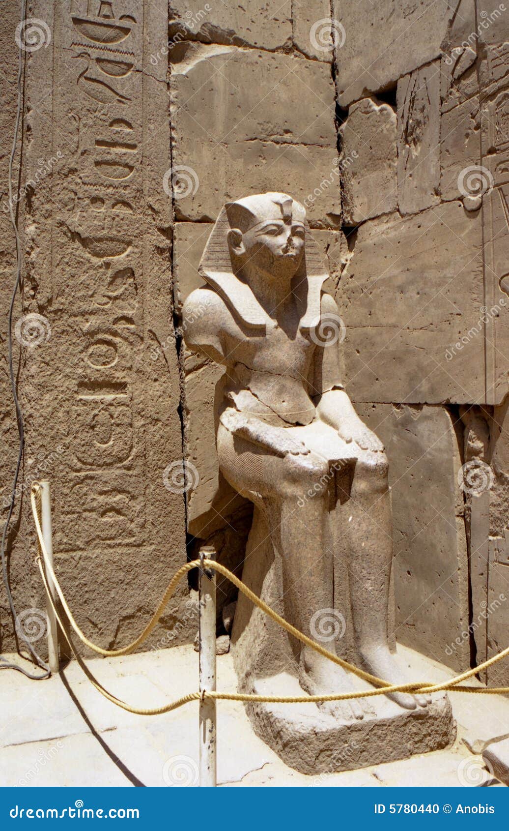 Pharaon photo stock. Image du pharaon, monument, couleurs - 5780440