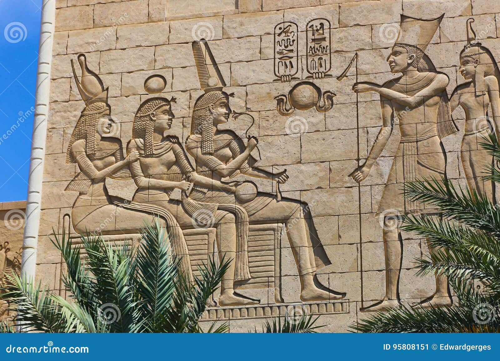 Pharaonic wall editorial photo. Image of sculpture, great - 95808151