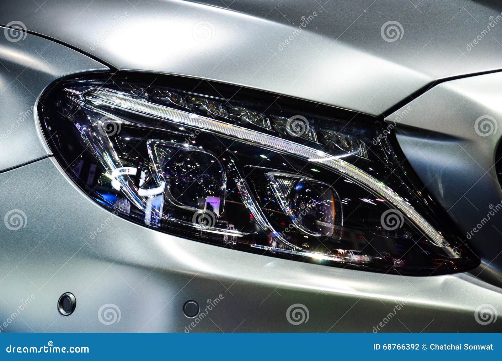 Phare d'automobile photo stock. Image du cher, concept - 68766392