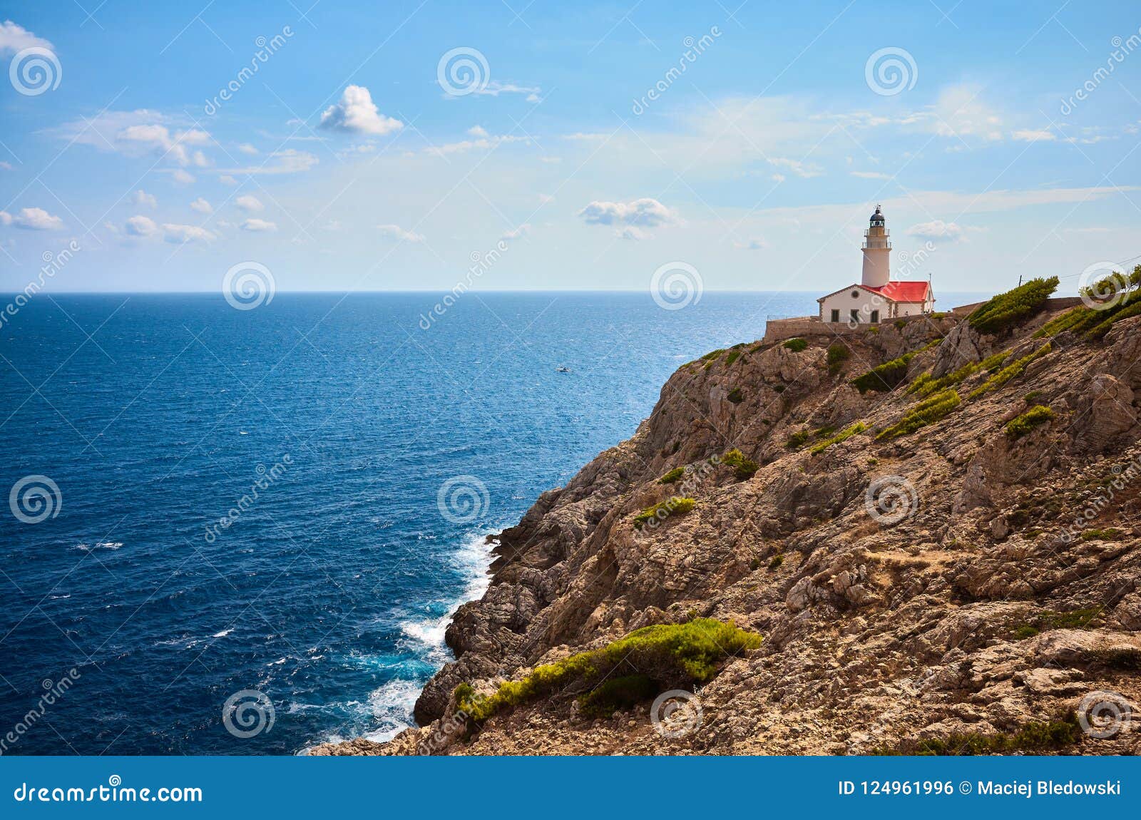 Phare De Capdepera à Cala Ratjada, Majorque Photo stock - Image du ciel ...