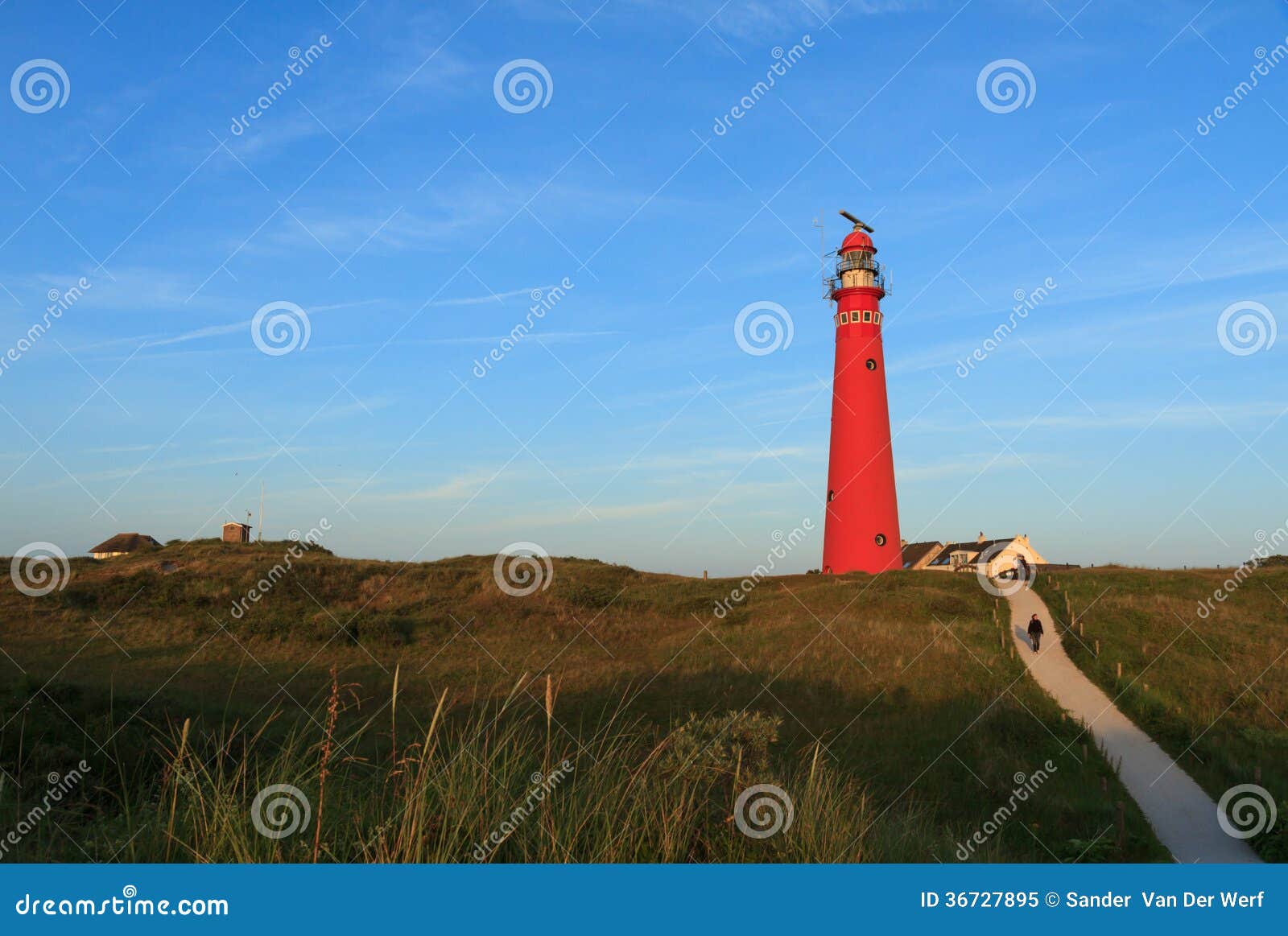 Phare rouge image stock. Image du traînée, littoral, océan - 36727895