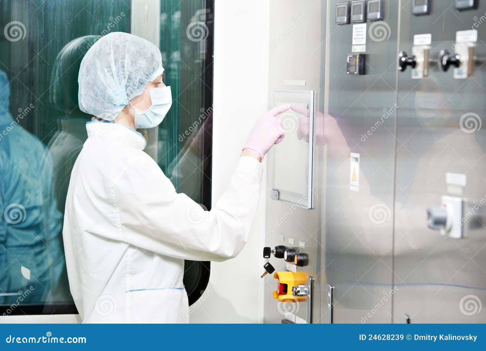 Pharmaceutical Factory Worker Stock Image - Image of chemistry ...